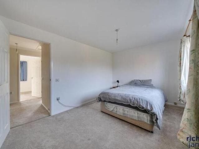 4 bedroom detached house for sale in Lineacre Close, Grange Park, Swindon, SN5