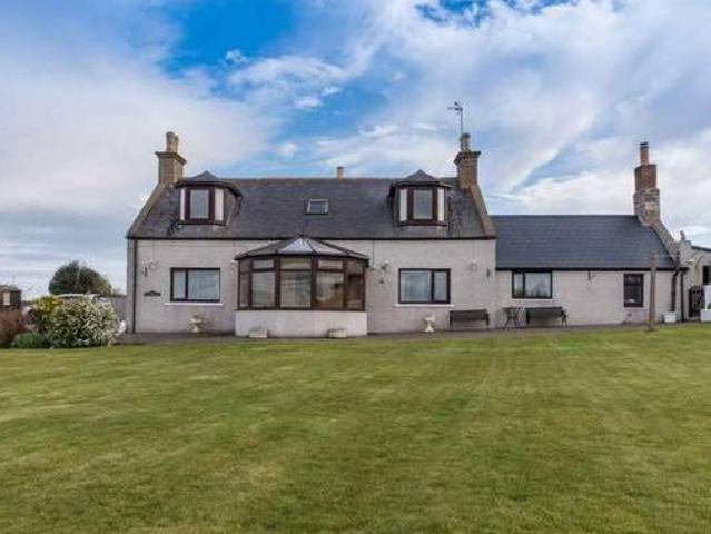 4 bedroom detached house for sale in Linkbraeheads Sandend Banff AB45 2TX AB45