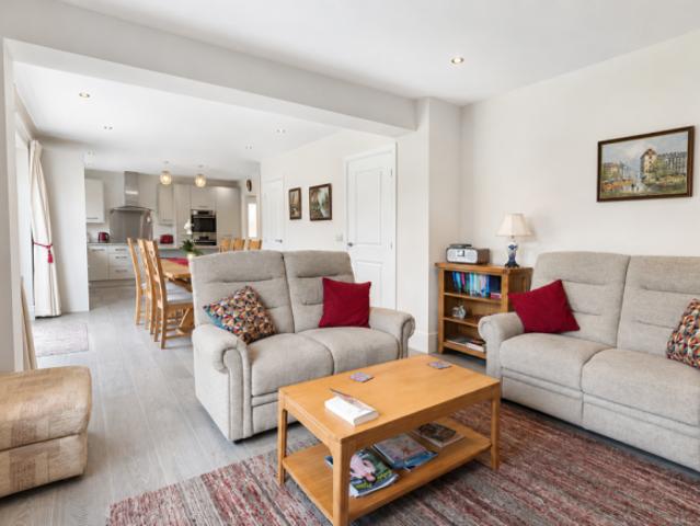 4 bedroom detached house for sale in Llwyn Y Pia Road, Lisvane, Cardiff, CF14
