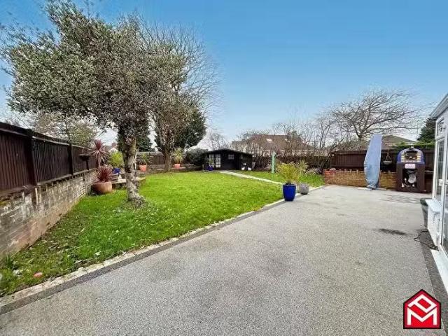 4 Bedroom Detached House For Sale In Llanrumney Avenue, Llanru.