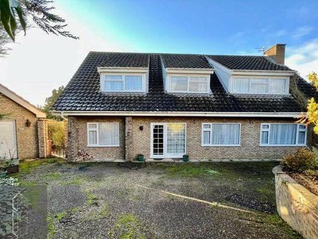 4 bedroom detached house for sale in Lloyd Road Taverham Norwich NR8