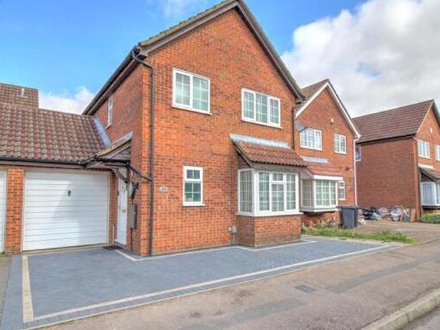 4 Bedroom Detached House For Sale In Luton