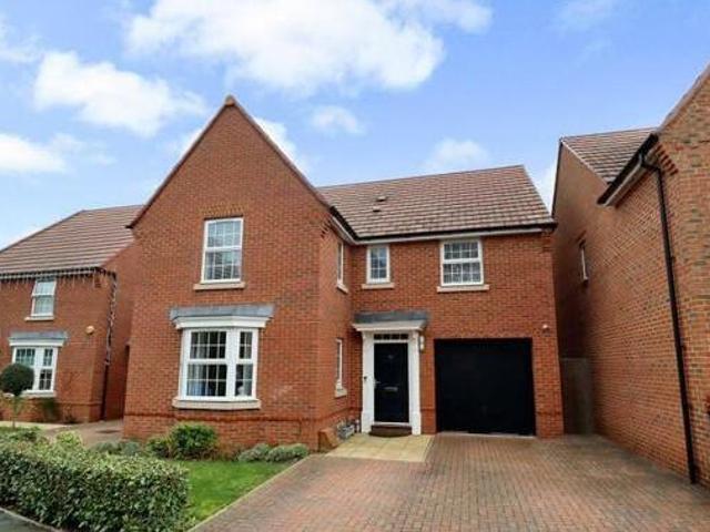 4 Bedroom Detached House For Sale In Luton, Bedfordshire
