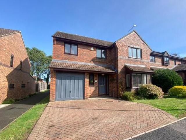 4 Bedroom Detached House For Sale In Luton, Bedfordshire