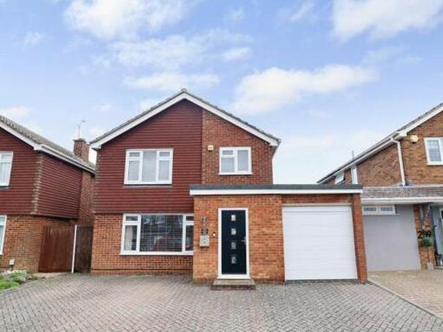 4 Bedroom Detached House For Sale In Luton, Bedfordshire