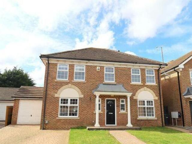 4 Bedroom Detached House For Sale In Luton, Beds