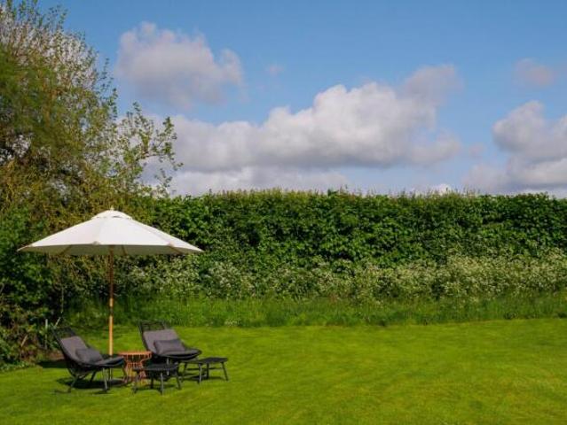 6 bedroom detached house for sale in Luddenham, Faversham, Kent, ME13