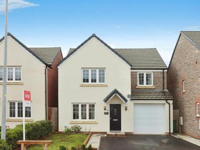 4 Bedroom Detached House For Sale In Lyde Green, Bristol