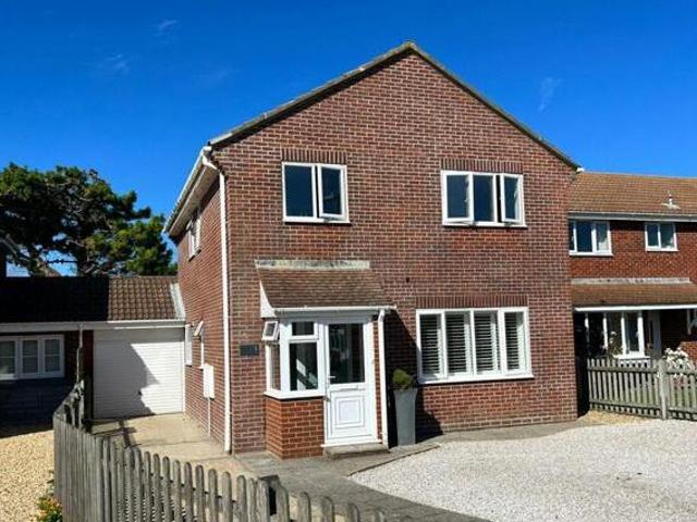 4 Bedroom Detached House For Sale In Lymington, Hampshire