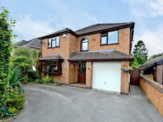 4 bedroom detached house for sale in Lyncroft Avenue Ripley DE5