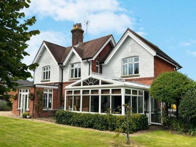 4 Bedroom Detached House For Sale In Lyndhurst