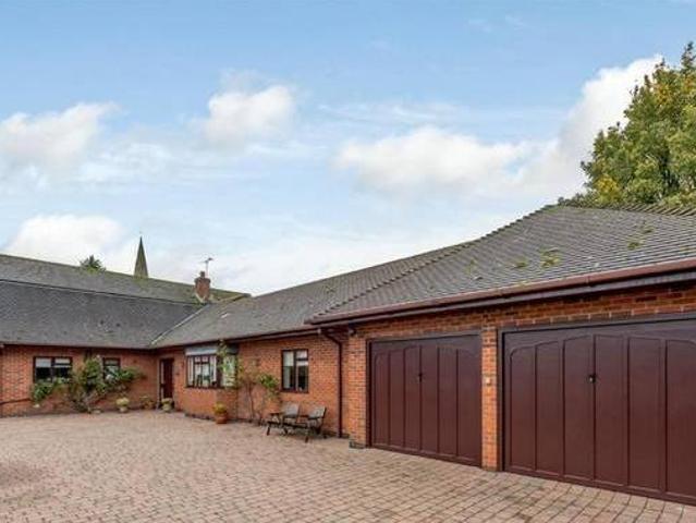 4 bedroom detached house for sale in Lynmouth Drive Gilmorton Lutterworth LE17