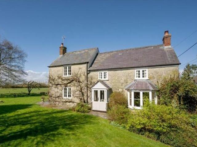 4 Bedroom Detached House For Sale In Motcombe, Shaftesbury