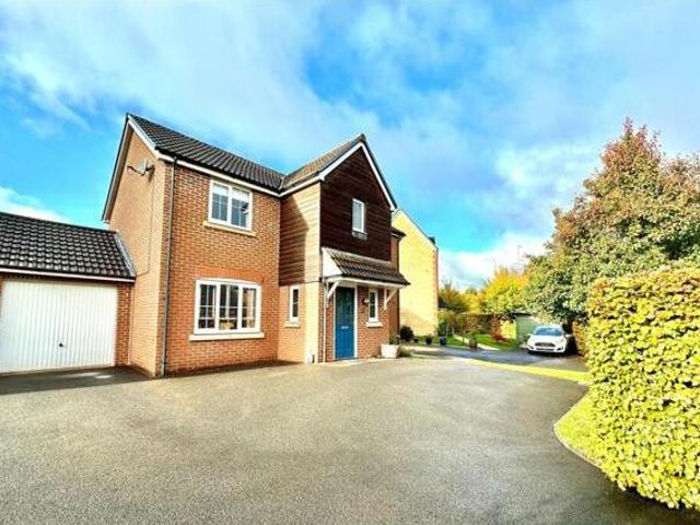 4 Bedroom Detached House For Sale In Moulden View, Swindon