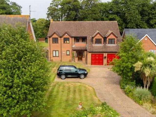 4 Bedroom Detached House For Sale In Moulton