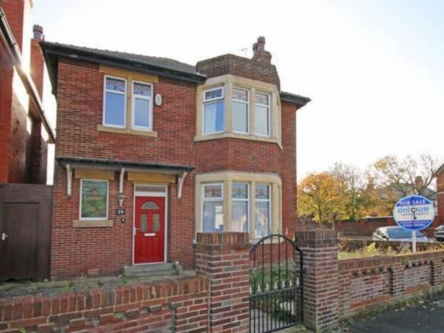 4 bedroom detached house for sale in Mount Road Fleetwood FY7 FY7