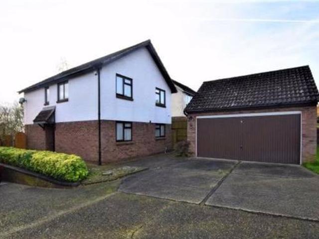 4 bedroom detached house for sale in Mountfields Basildon Essex SS13