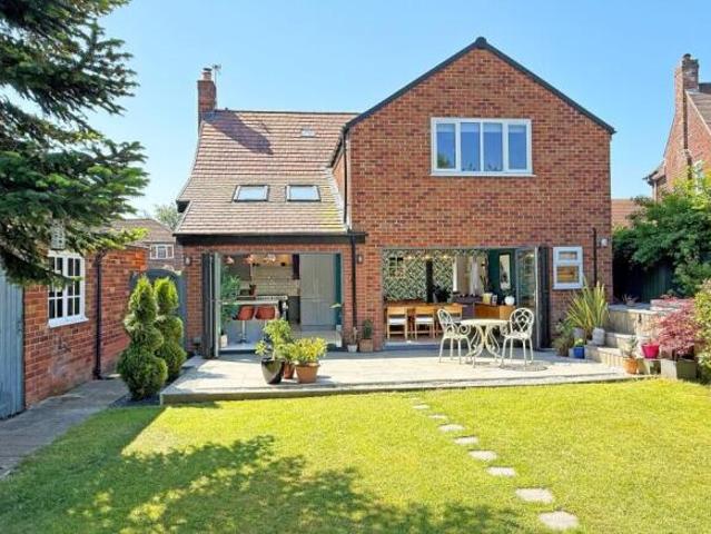 4 bedroom detached house for sale in Moor Close, Killinghall, HG3