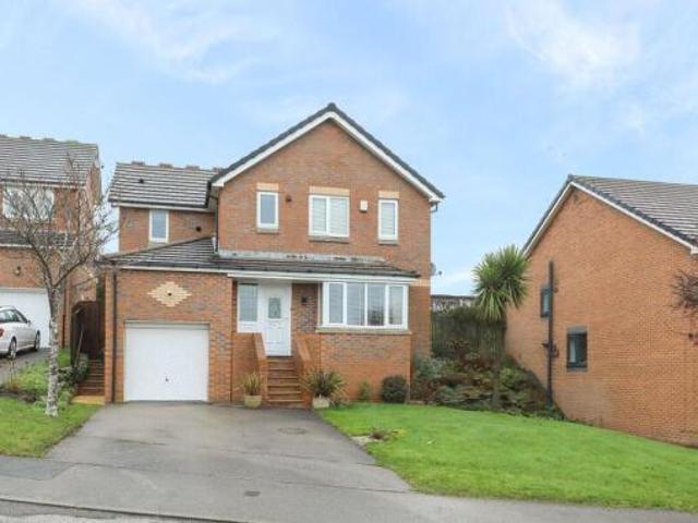 4 bedroom detached house for sale in Moor Farm Avenue, Mosborough, S20