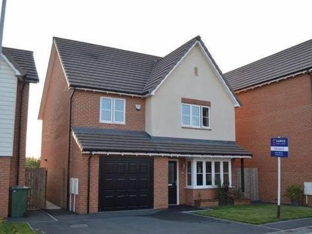 4 bedroom detached house for sale in Moore Way Castleford WF10