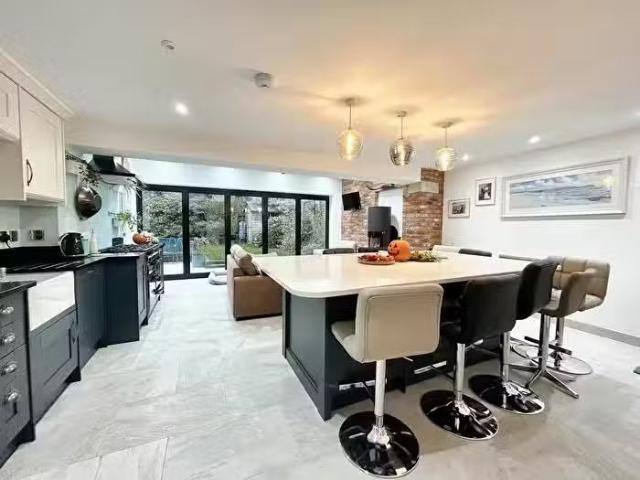 4 Bedroom Detached House For Sale In Moorland Close, Dibden Pu.