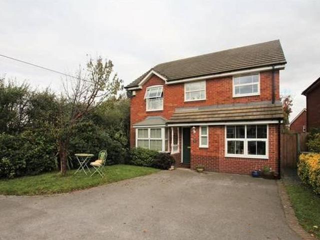 4 bedroom detached house for sale in Moorside Yatton BS49