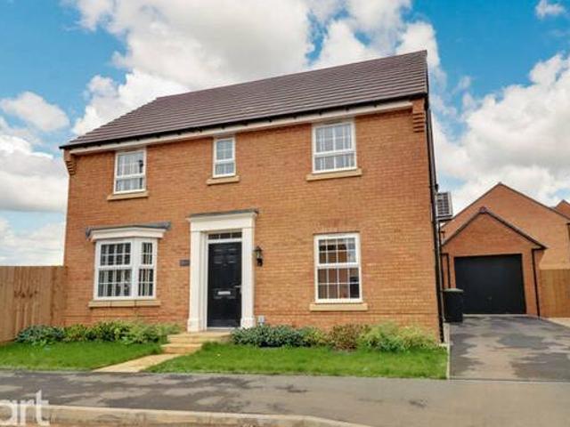 4 bedroom detached house for sale in Morby Road Northampton NN6