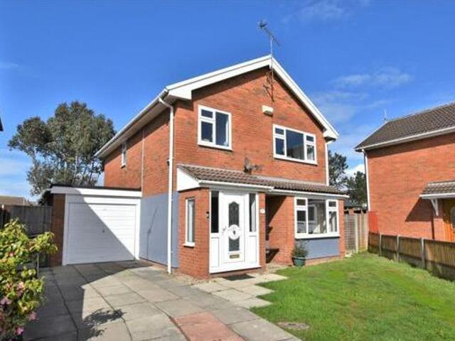 4 Bedroom Detached House For Sale In Moreton, Wirral