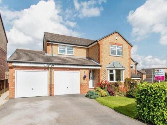 4 Bedroom Detached House For Sale In Morley