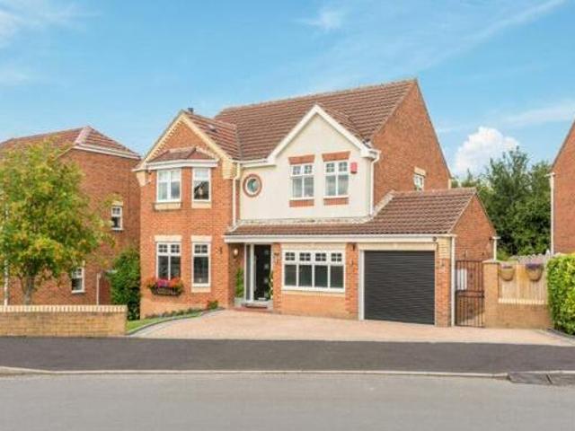 4 Bedroom Detached House For Sale In Morley