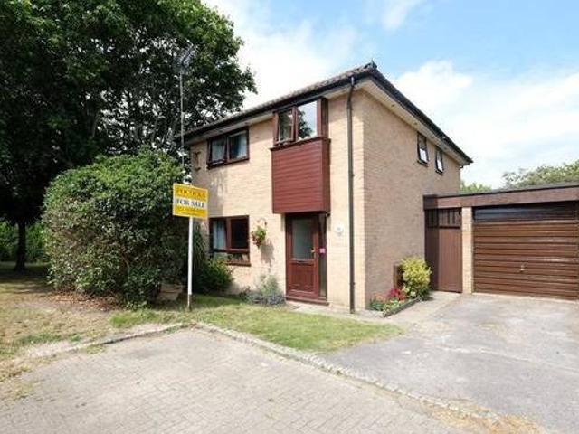 4 bedroom detached house for sale in Moss Drive SO40 SO40