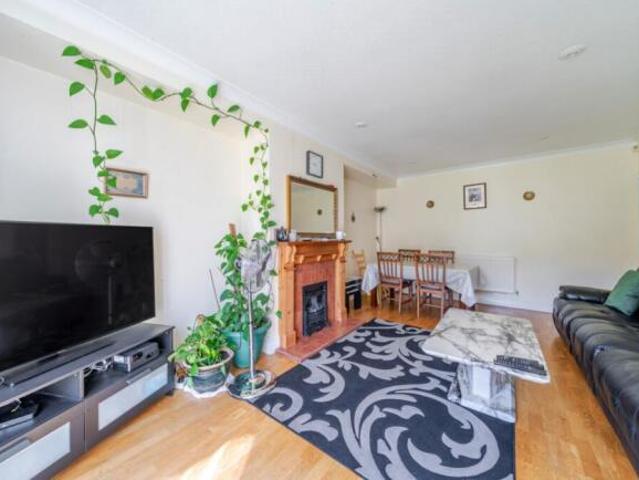 4 bedroom detached house for sale in May Avenue, Wollaton, Nottinghamshire, NG8