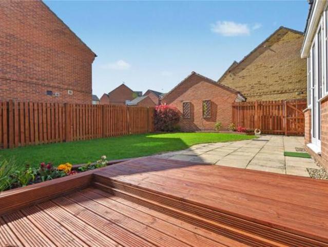 4 bedroom detached house for sale in May Avenue, Churwell, Morley, Leeds, LS27