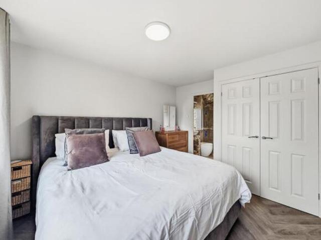 4 bedroom detached house for sale in Mayer Gardens, Shenley Lodge, MK5