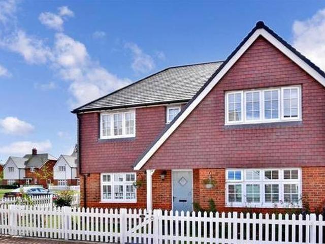4 bedroom detached house for sale in Mayes Road Marden Tonbridge Kent TN12