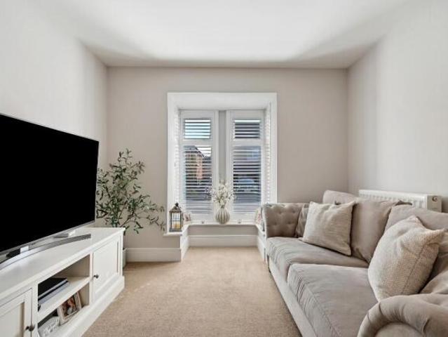 4 bedroom detached house for sale in Mayfair Mount, Leeds, LS15