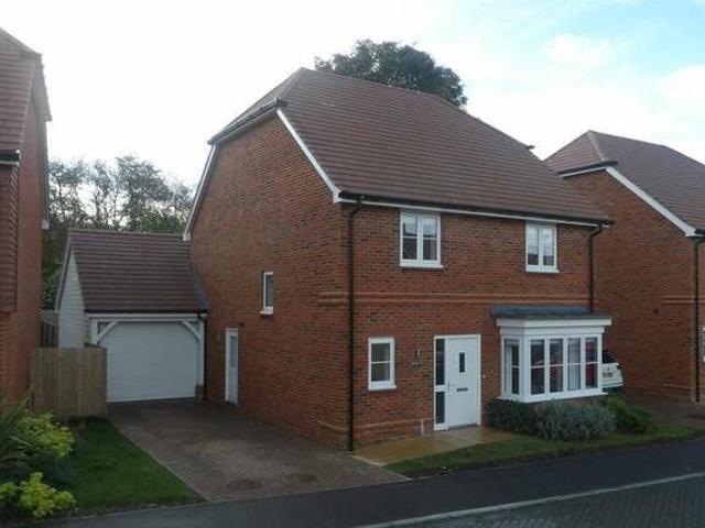 4 bedroom detached house for sale in Mayfield Maidstone Kent ME17