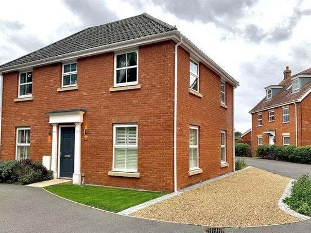 4 bedroom detached house for sale in Mayhew Road Rendlesham Woodbridge IP12