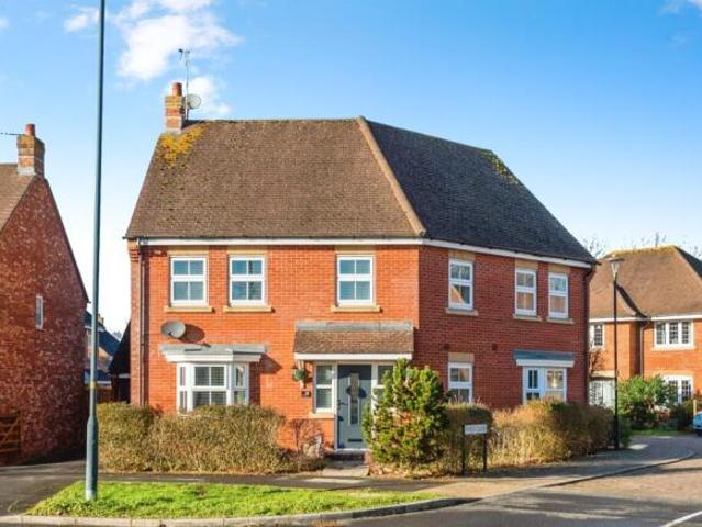 4 bedroom detached house for sale in Mazurek Way, Swindon, SN25
