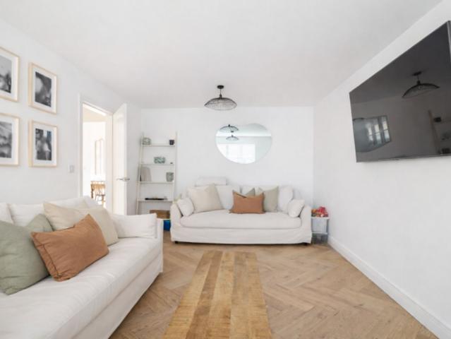 4 bedroom detached house for sale in Magdalene Close, South Marston, SN3