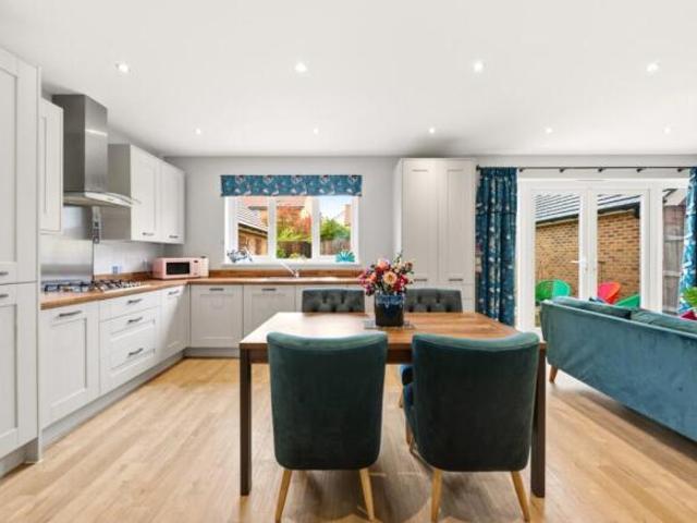 4 bedroom detached house for sale in Magpie Meadows, Caddington, Luton, Bedfordshire, LU1