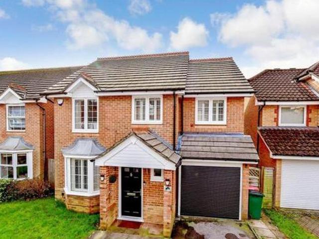 4 Bedroom Detached House For Sale In Maidenbower, Crawley