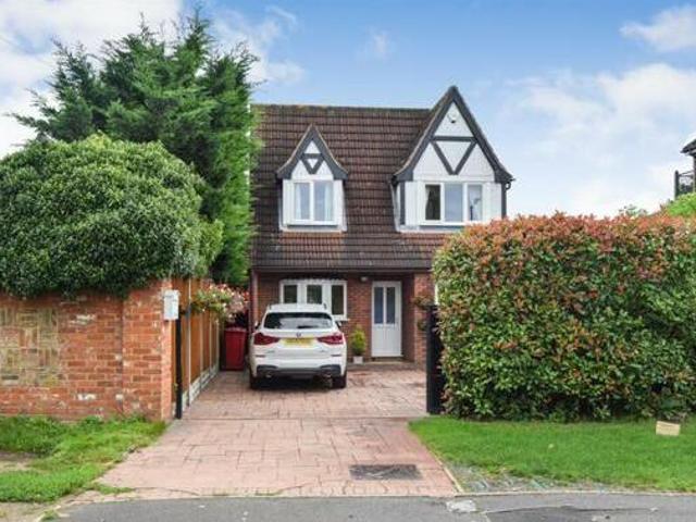 4 Bedroom Detached House For Sale In Maidenhead