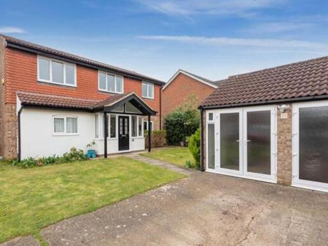 4 Bedroom Detached House For Sale In Maidenhead