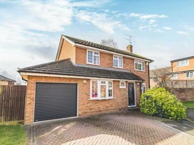 4 Bedroom Detached House For Sale In Maidenhead