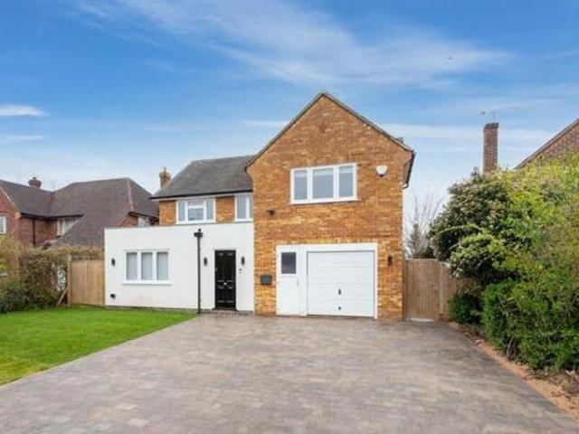 4 Bedroom Detached House For Sale In Maidenhead