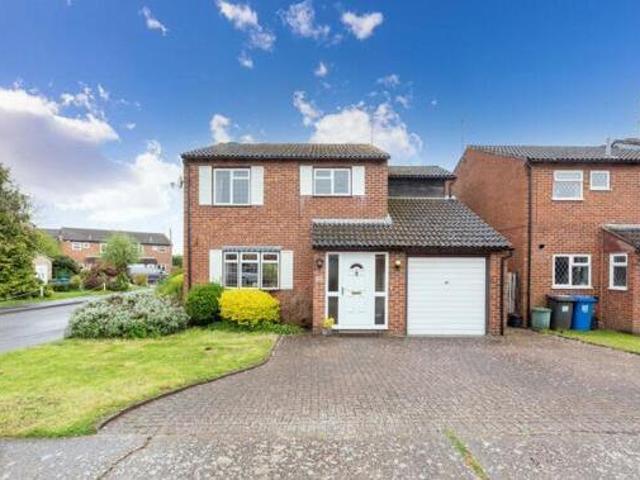4 Bedroom Detached House For Sale In Maidenhead