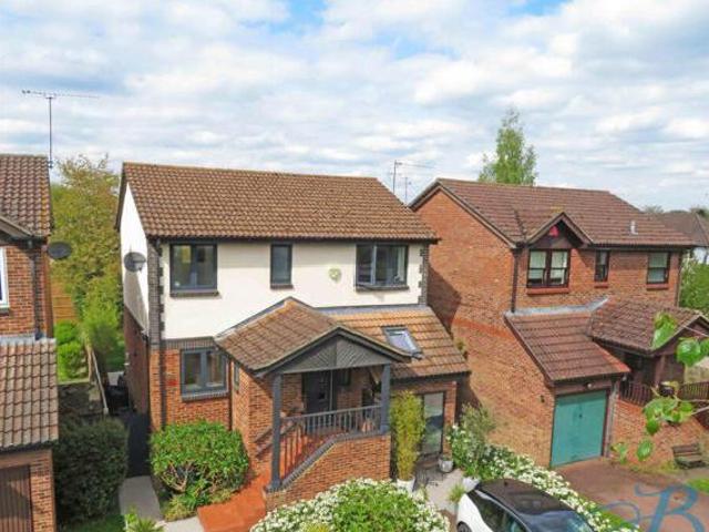 4 Bedroom Detached House For Sale In Maidenhead