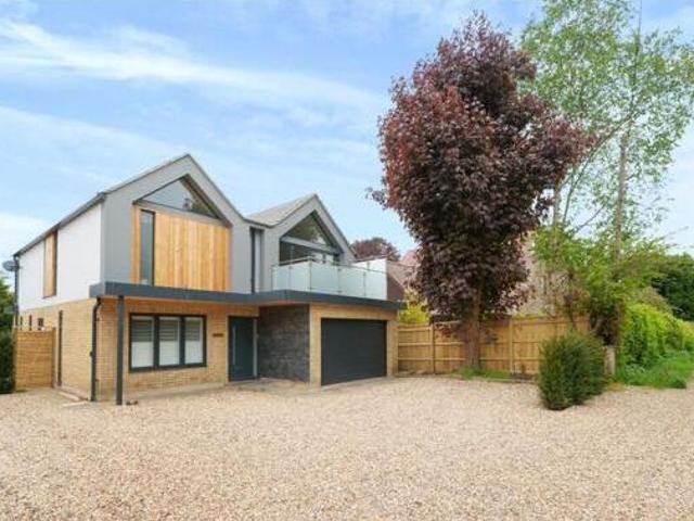 4 Bedroom Detached House For Sale In Maidenhead