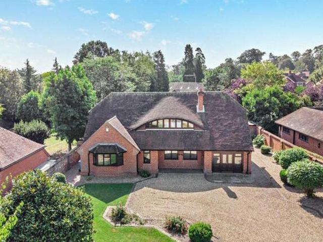 4 Bedroom Detached House For Sale In Maidenhead, Berkshire